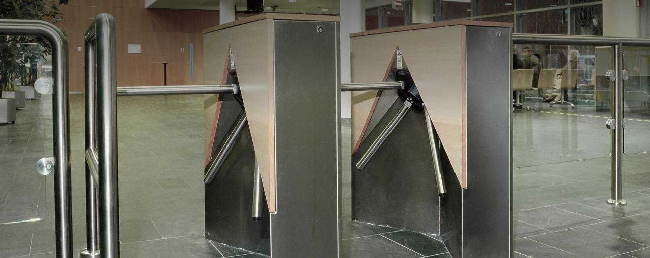 Waist Height Turnstile - Trilock 900 | Boon Edam