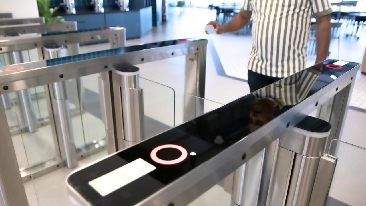 Swing Barrier Gate - Swinglane Core | Boon Edam