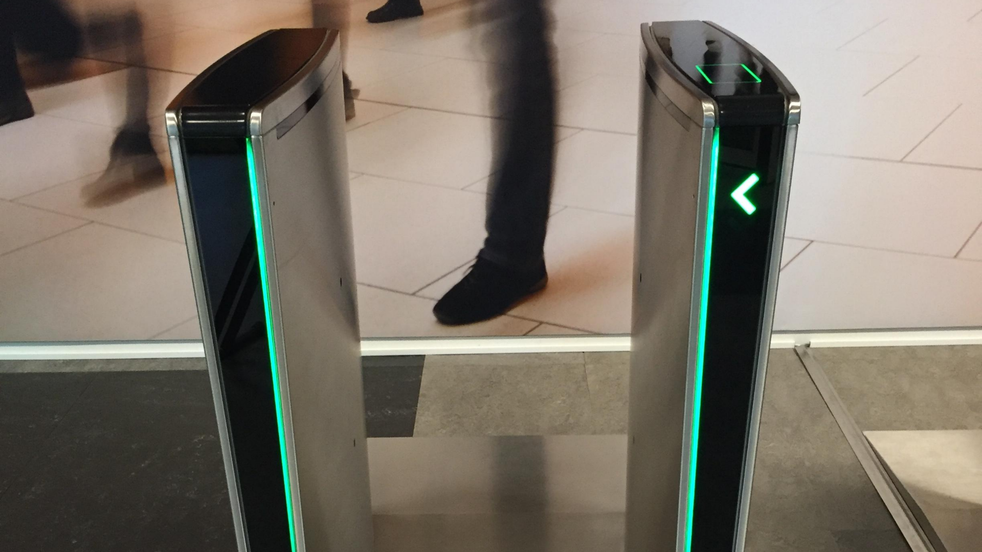 Optical Turnstile - Lifeline Speedlane Open | Boon Edam