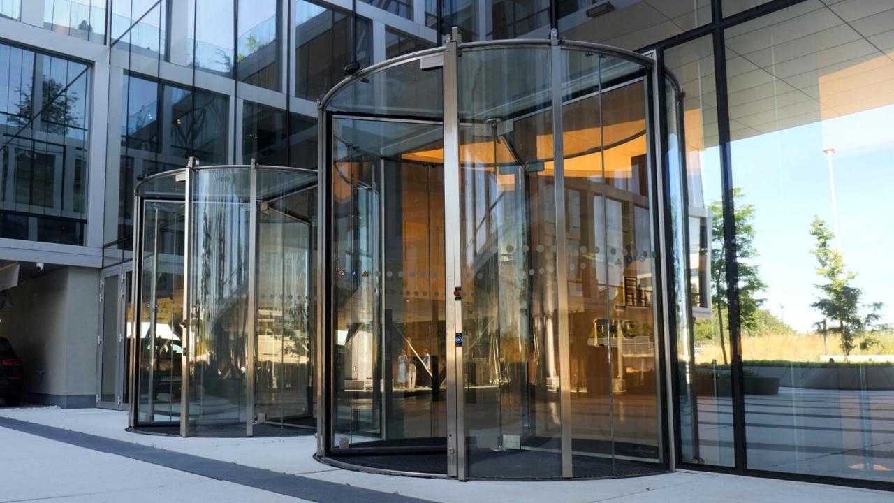 PwC Campus Diegem Volglas Automatische Draaideuren | Boon Edam