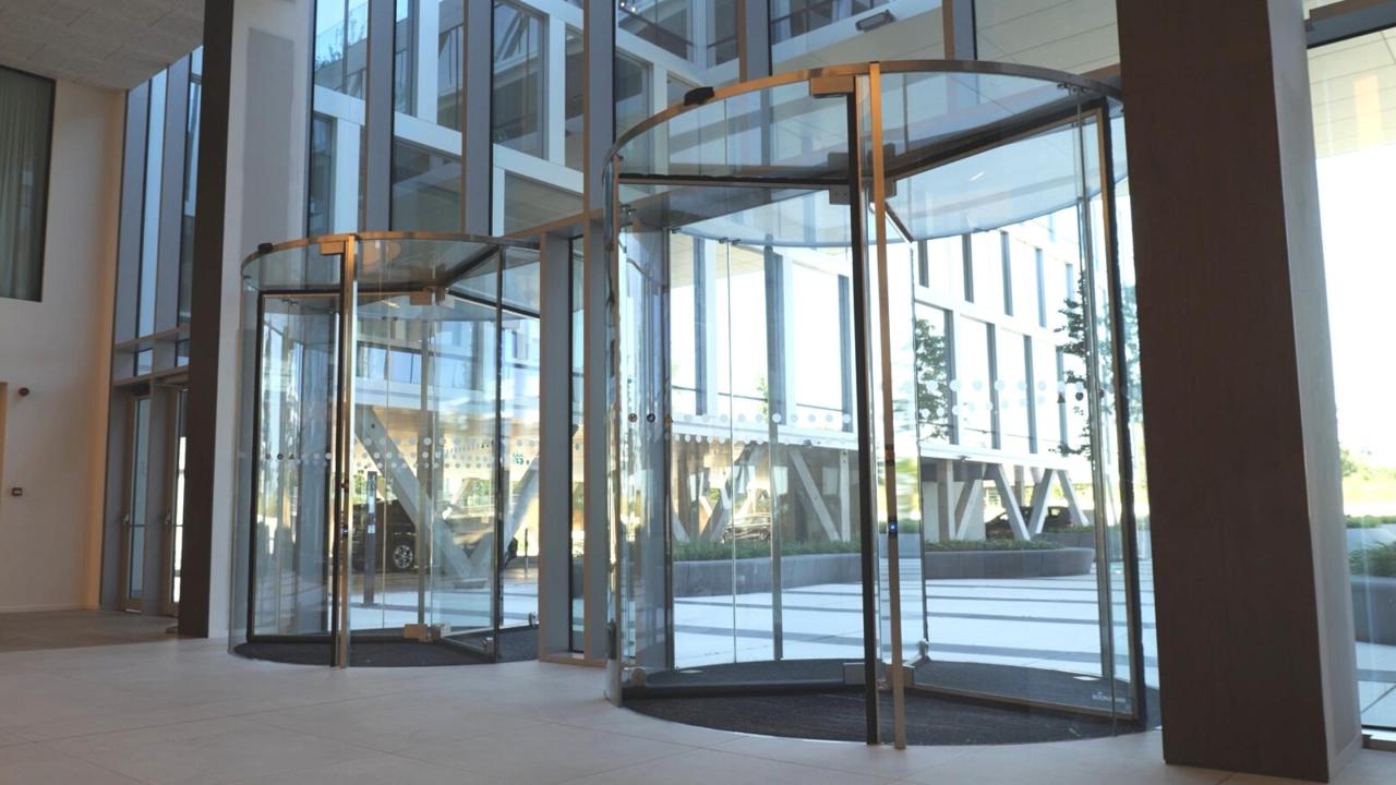 PwC Campus Diegem Volglas Automatische Draaideuren | Boon Edam