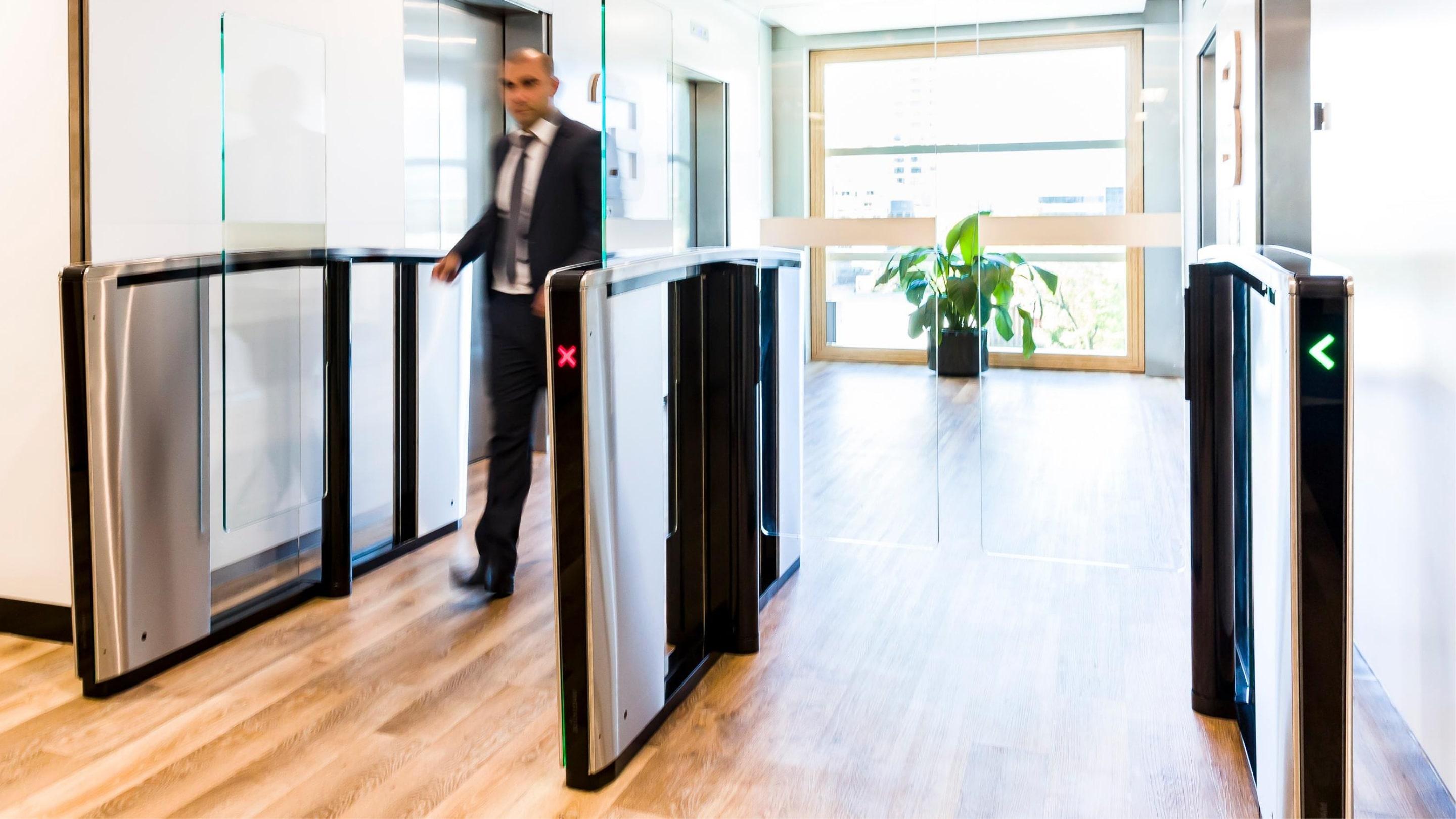 Speed Gate Turnstile - Lifeline Speedlane Swing | Boon Edam