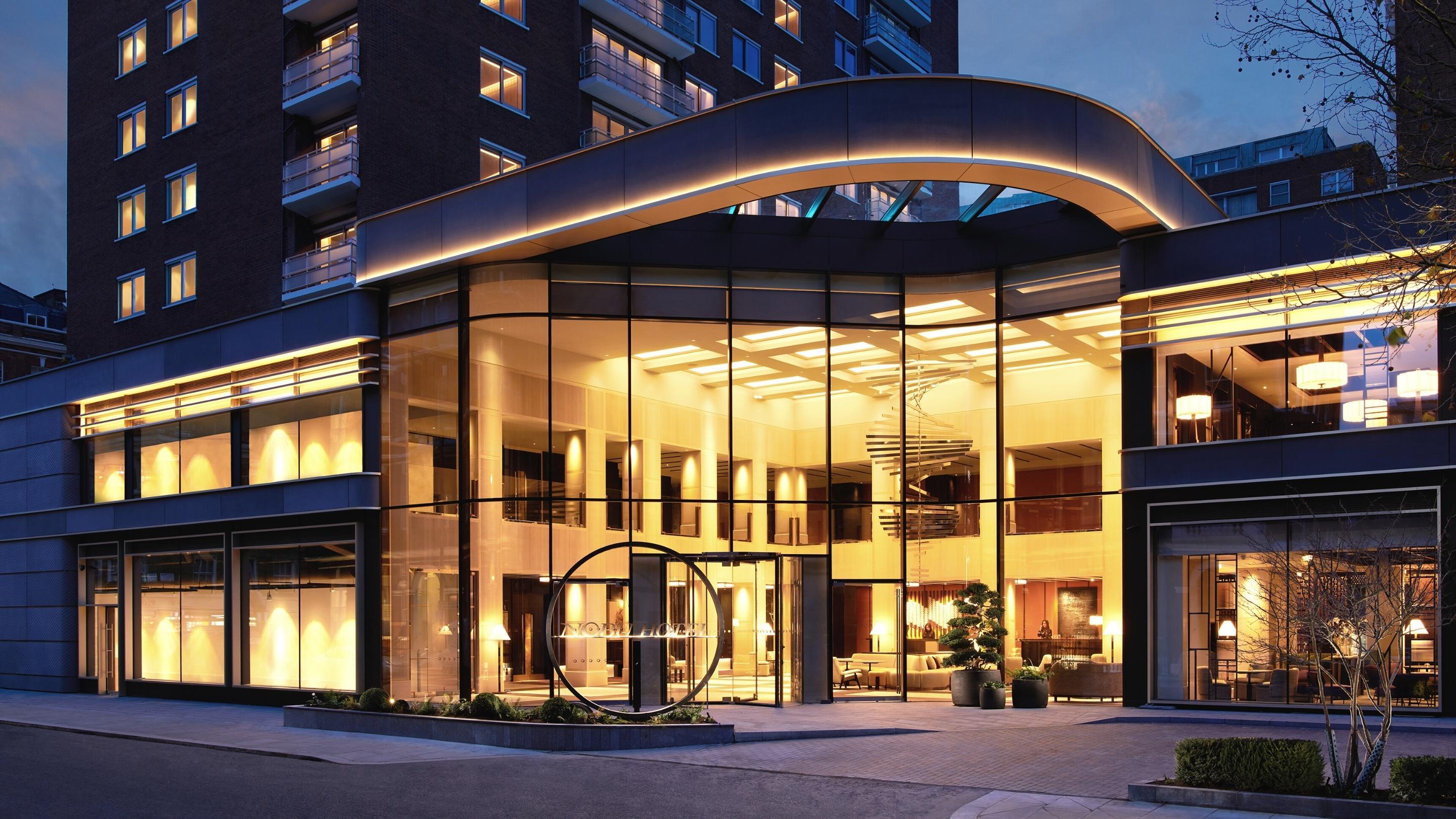 Frameless Glass Revolving Door - Crystal Tourniket | Boon Edam