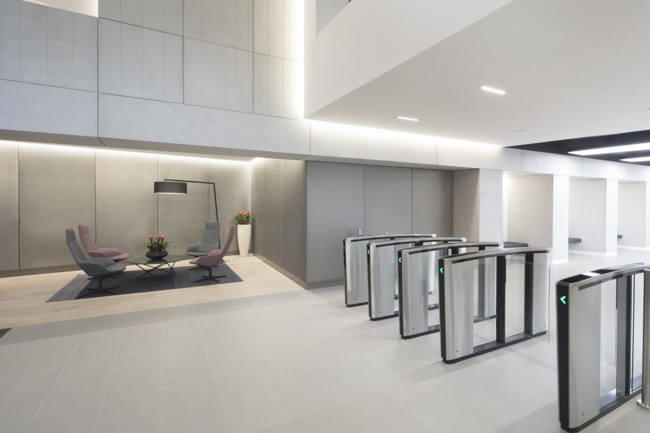 Lifeline Speedlane Swing Optical Turnstile | Boon Edam USA