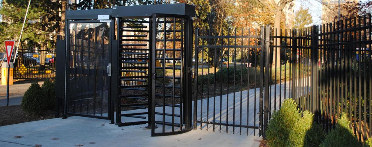 Turnlock 200 Revolving Turnstile | Boon Edam USA