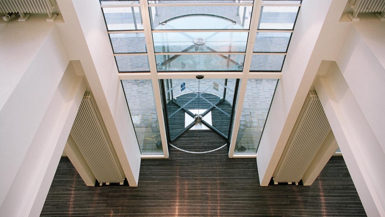 Crystal TQ All-Glass Revolving Door | Boon Edam USA
