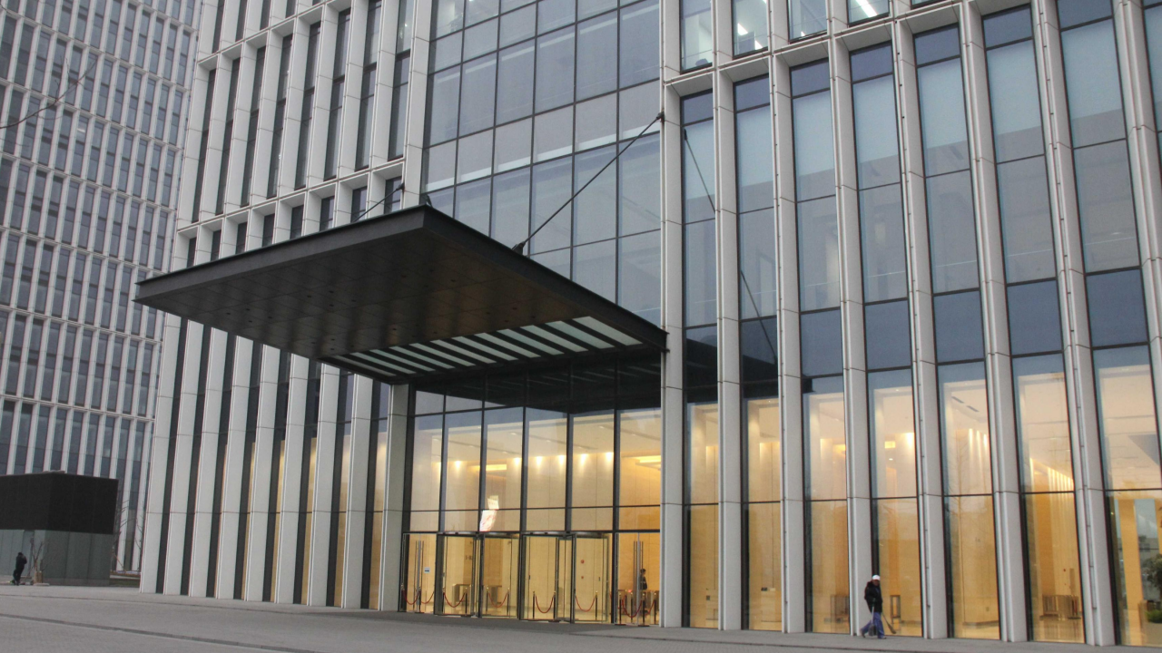 Crystal TQ All-Glass Revolving Door | Boon Edam USA