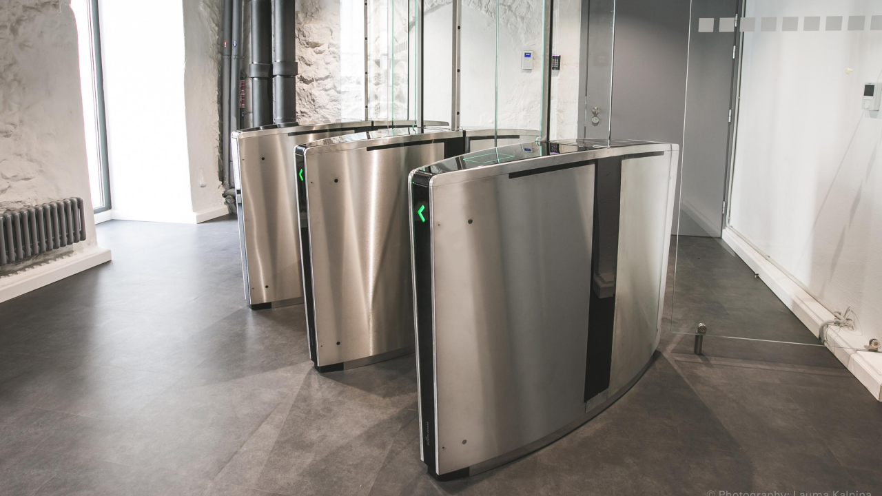 Security Turnstile - Lifeline Speedlane Slide | Boon Edam