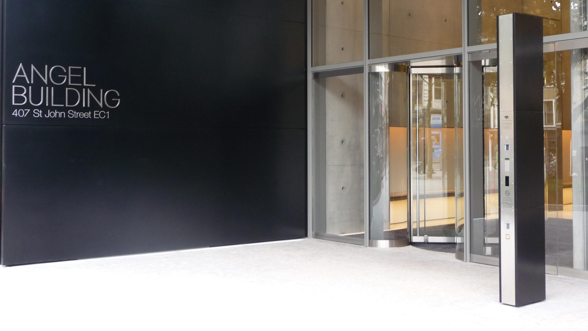 Crystal TQ All-Glass Revolving Door | Boon Edam USA