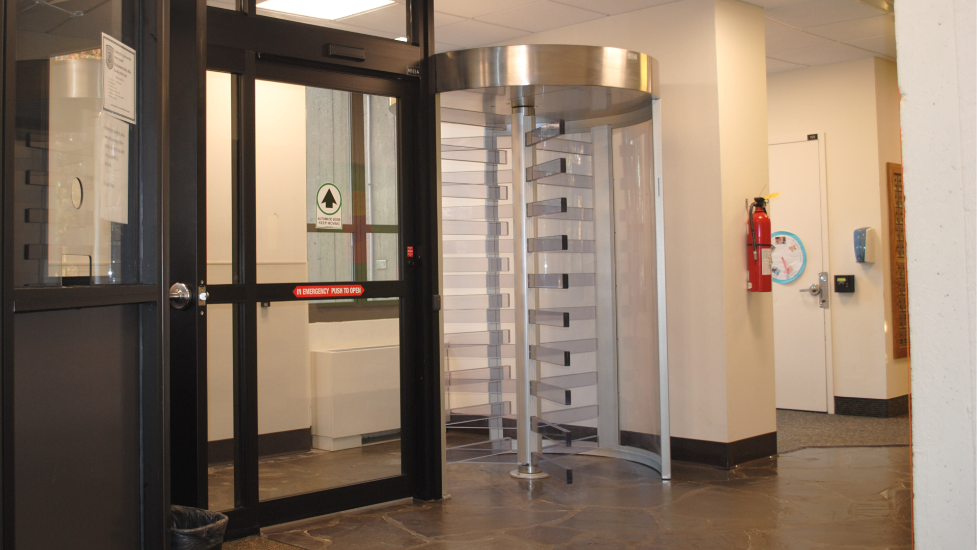 Turnlock 200 Revolving Turnstile | Boon Edam USA