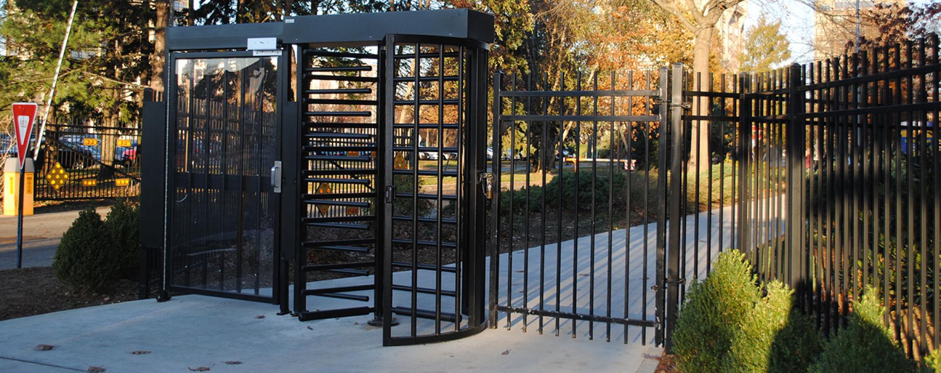 Turnlock 200 Revolving Turnstile | Boon Edam USA