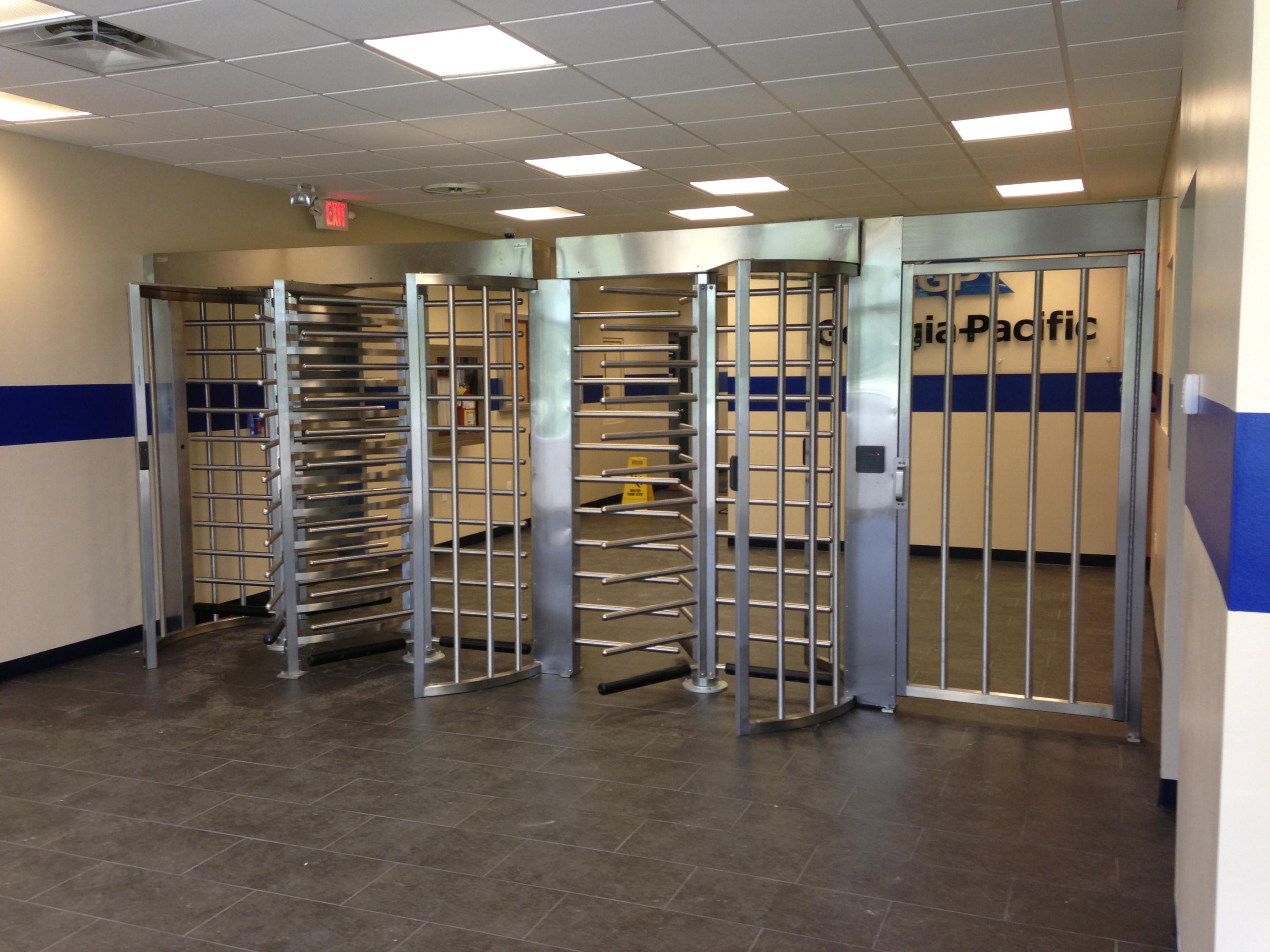 Turnlock 100 Pedestrian Security Turnstile | Boon Edam USA