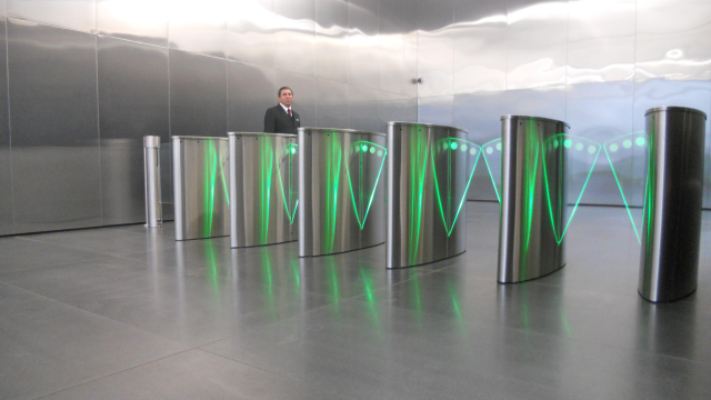 Speedlane 300 Speed Gate | Boon Edam USA