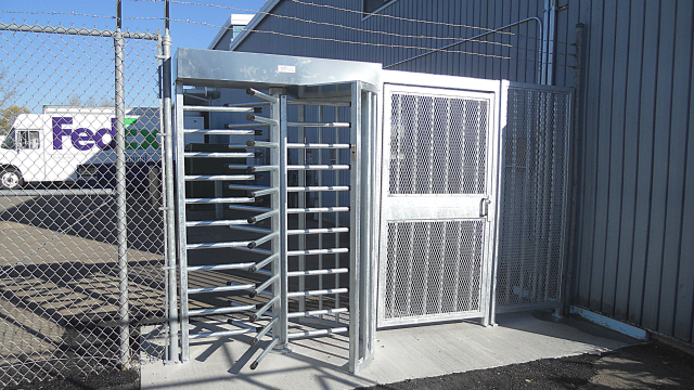 Tailgating Mitigation with Turnstile Entry Systems. | Boon Edam